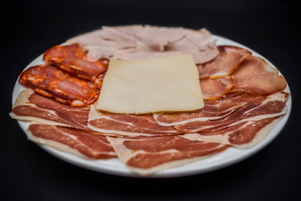 Ración Mixta Variada Embutidos Serranos – Restaurante Museo del Jamón ...